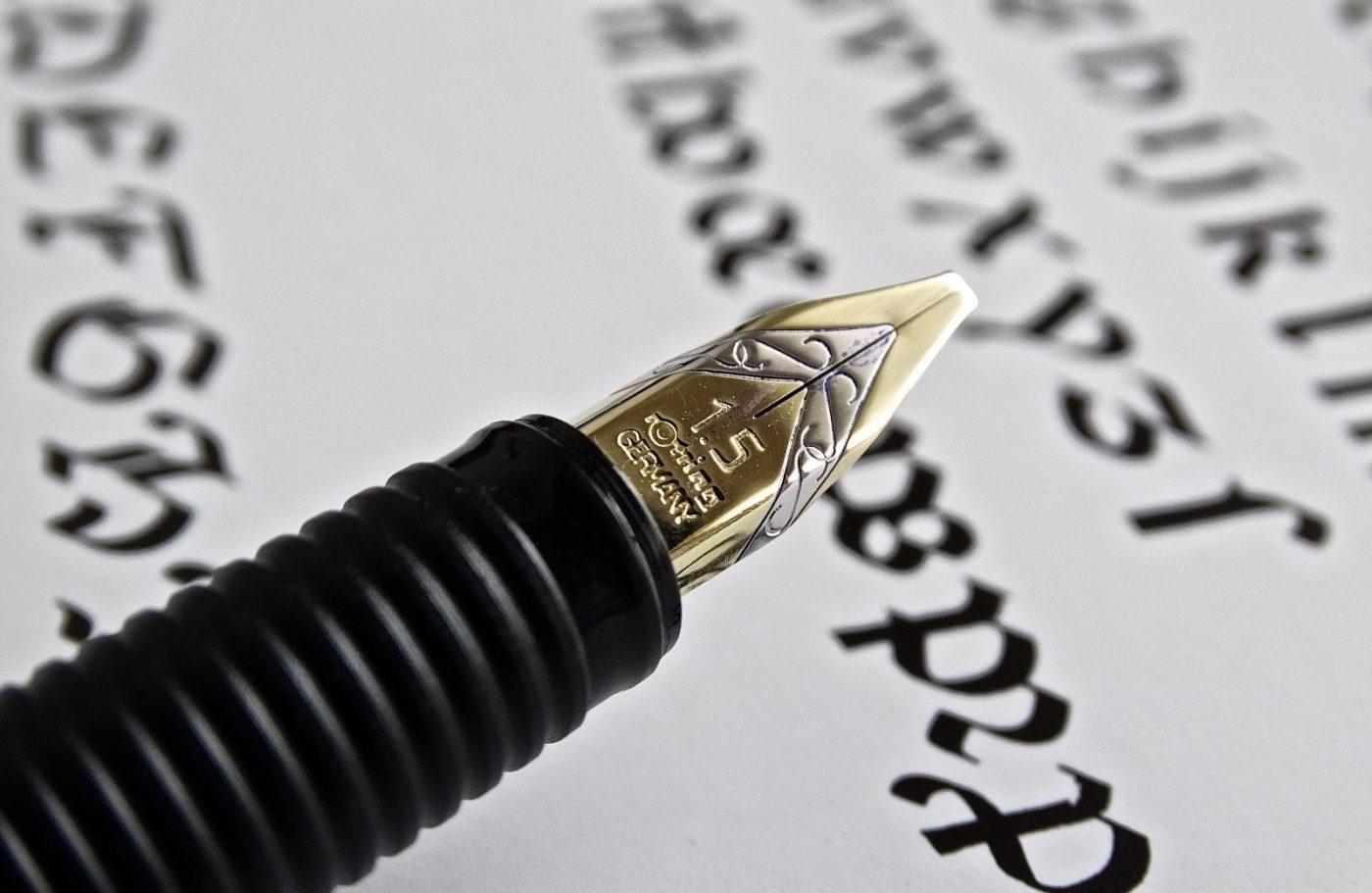 Comment Apprendre à Ecrire Latin ? | Superprof