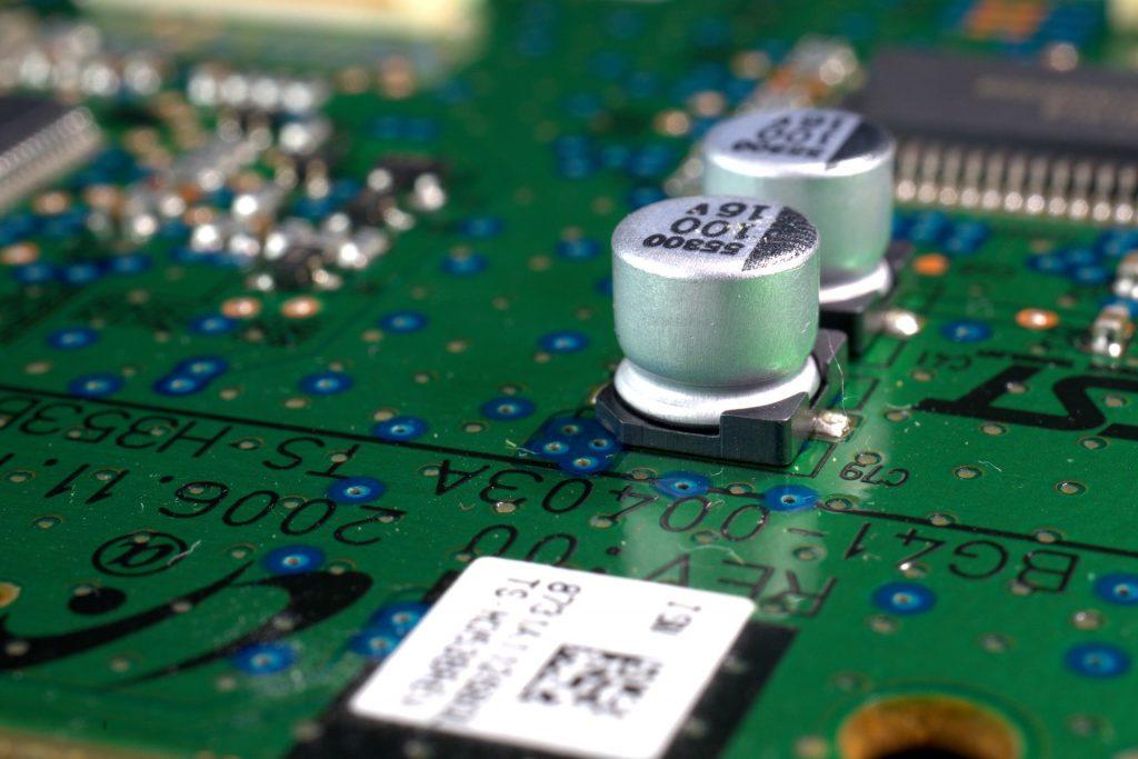 Circuit à Résistance et Condensateur | Superprof